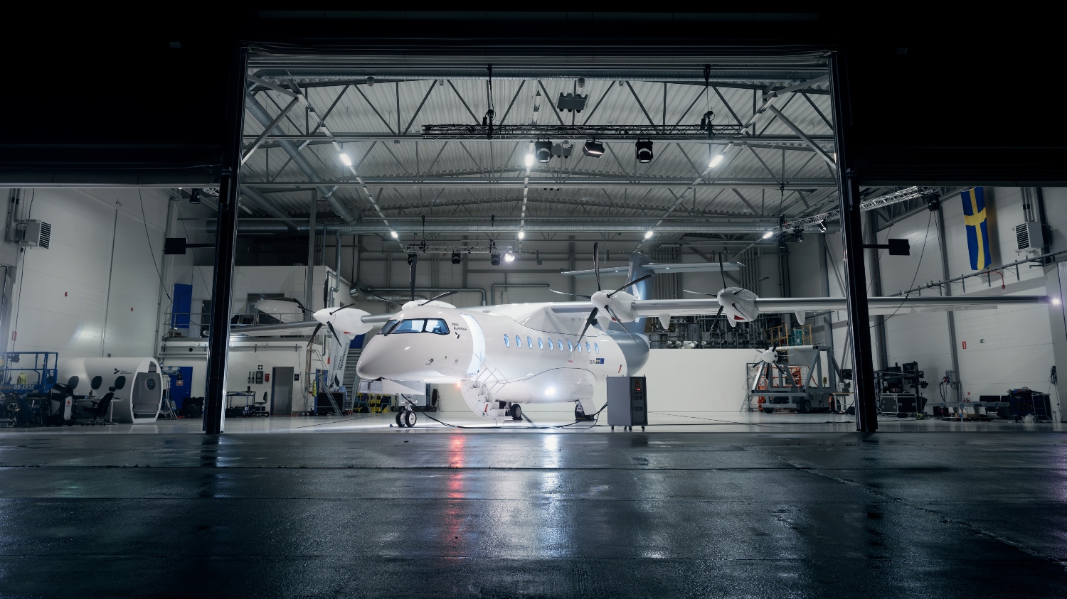 Heart Aerospace dévoile son avion hybride-électrique grandeur nature et ...